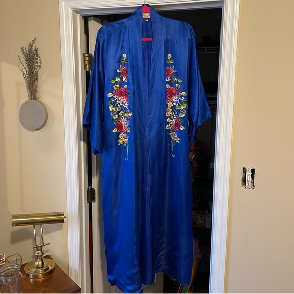 Golden Bee | Intimates & Sleepwear | Sold Chinese Silk Embroidered ...